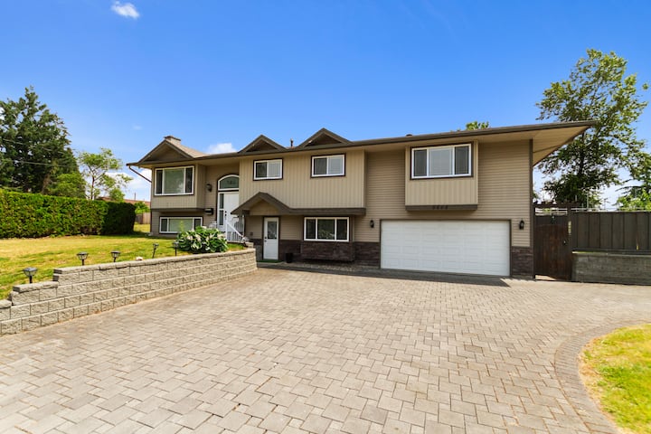 Delta Gem Comfort, Space & Charm - Surrey