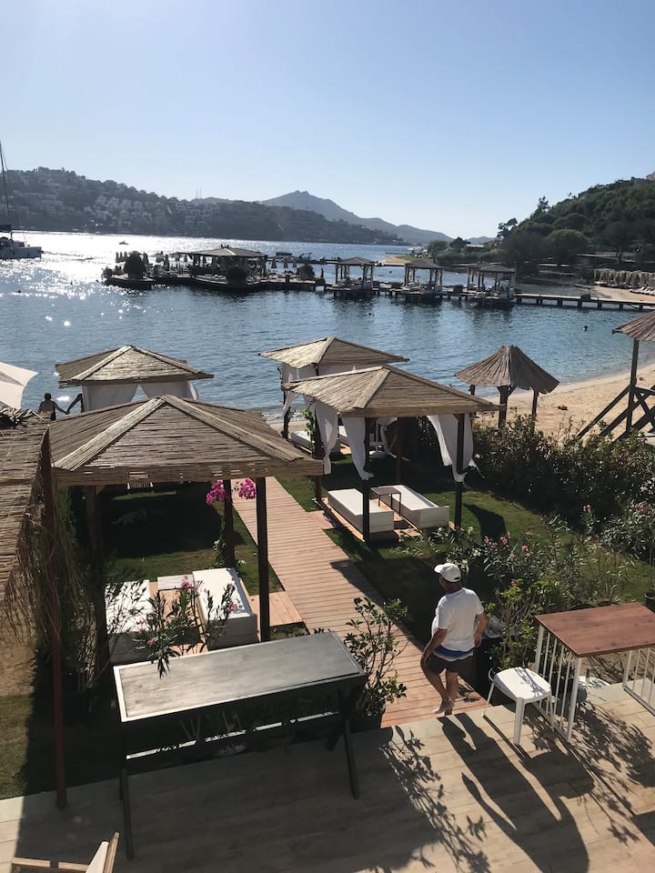 Havuzlu Sitede. Denize Sıfır Muhteşem Tesis. - Yalıkavak