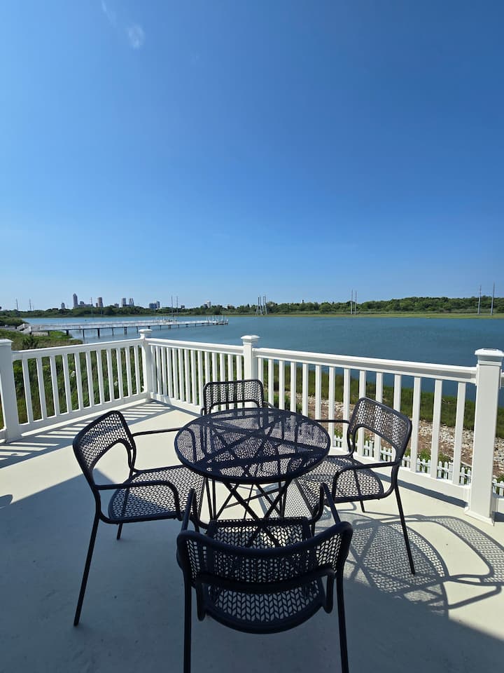 Atlantic City Waterfront Oasis - Sleeps 14 - Ventnor City, NJ
