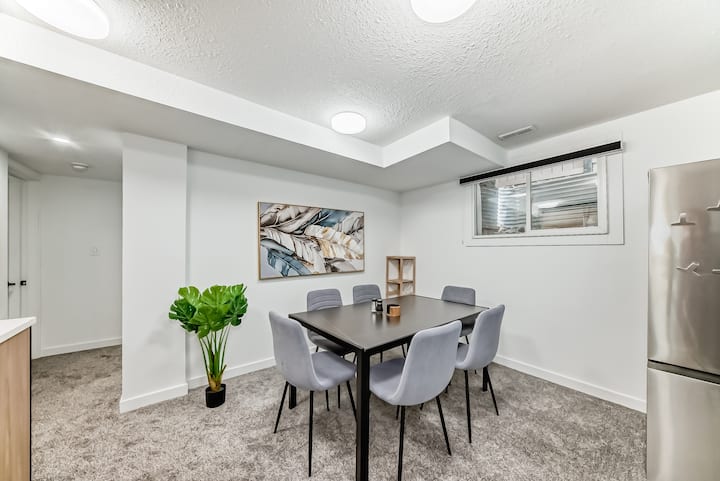 Modern+new>6 Guests | Walk To Downtown | Freepark - Calgary