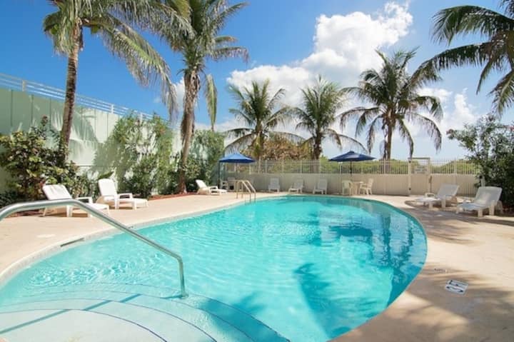1br Oceanfront Apt In Sofi W Pool And Beach Access - South Beach