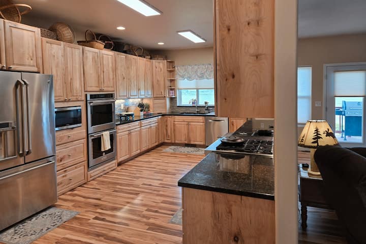 Lake Helena Lookout 4 Bedroom Home - Black Sandy State Park, Helena