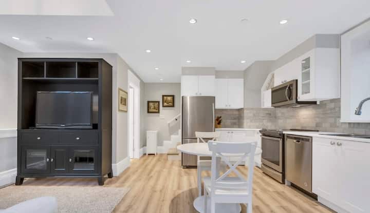 Stunning Kitsilano One Br Loft - Vancouver