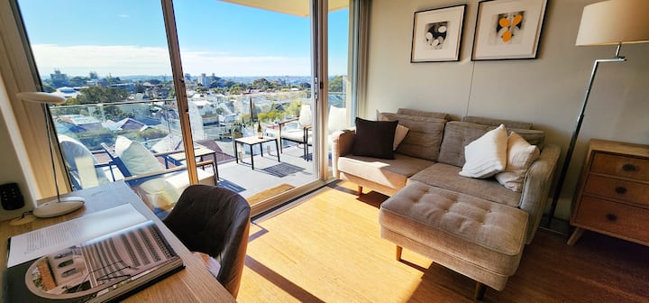Sweeping Harbour & Ocean Views Over Sydney's East - 본다이비치