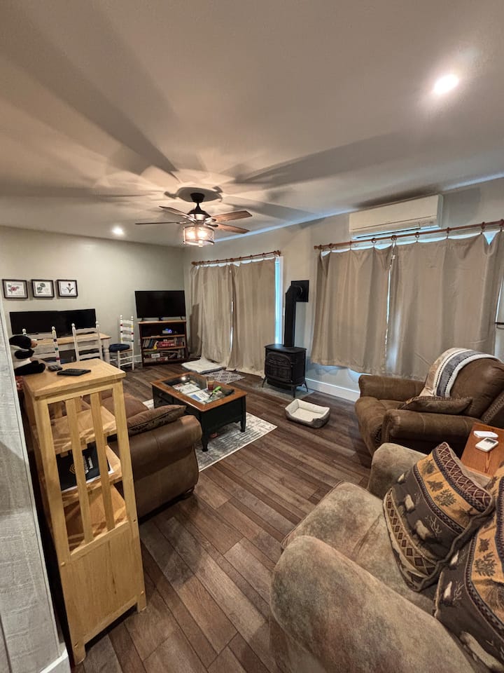 Cozy 2-bedroom Condo - Campton, NH