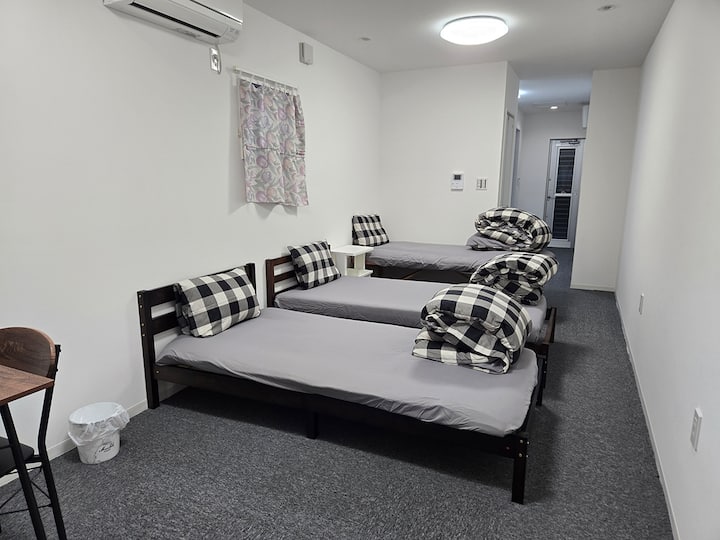 ことでん・片原町：徒歩約1分！高松中央商店街のアーケード内にある1日1組限定の宿 - 高松市