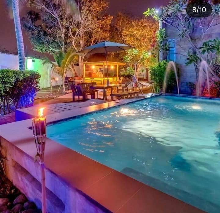 Beautiful 8 Bedroom House Crespo -