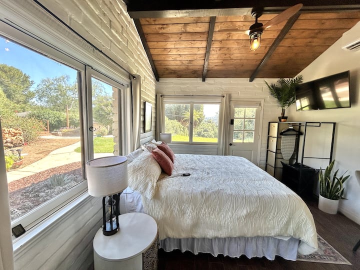 Quaint, Peaceful W/ Grand Views. - San Diego, CA