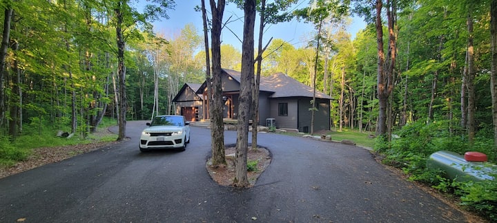 Luxury 5 Acre Cottage - Huntsville