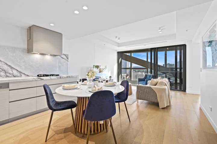 Jewel - 2 Bed Modern Unit Low Floor - Q Stay - Surfers Paradise