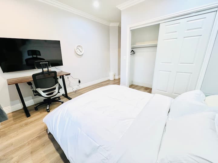 Room With Private Bath Private Tv Close Dtla - Monterey Park, CA