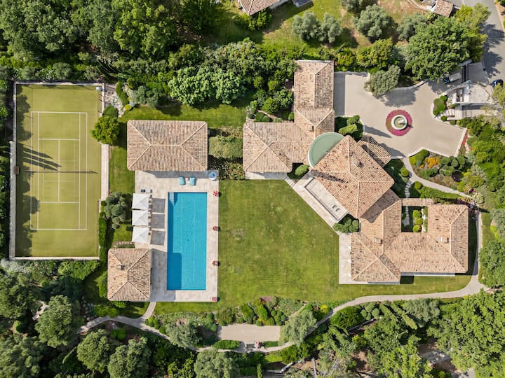 Magnifique Villa De 500m2 - Var - Montauroux