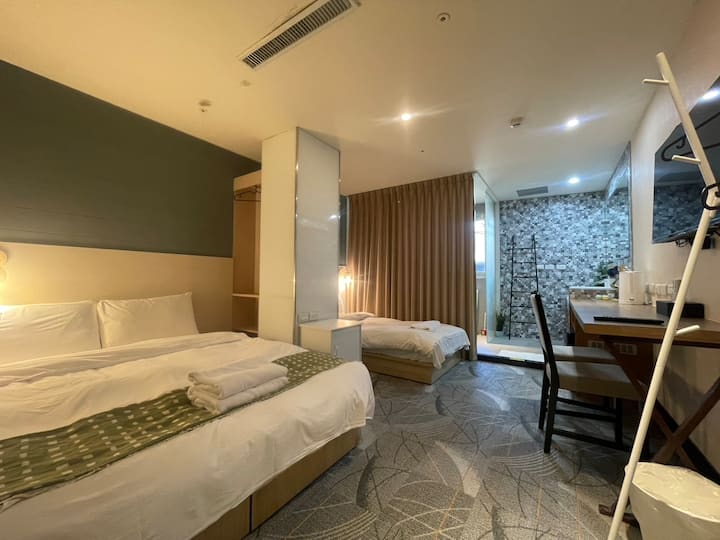 Warm Wooden Stay For 3 | Ximen, Taipei 17 - Taipei Railway Station