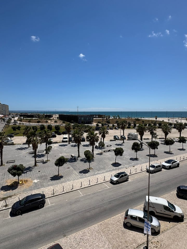 Beach Front Flat W/ Ocean View - Costa de Caparica
