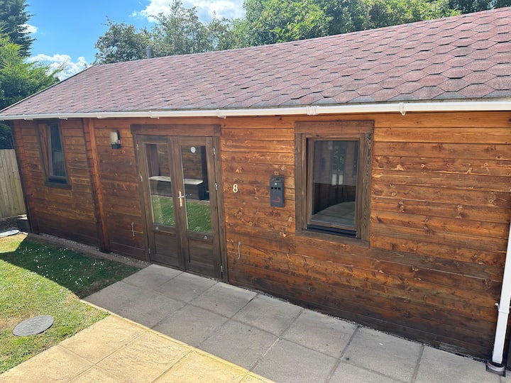 Cabin 8 - Twin For 2 - Cranbrook