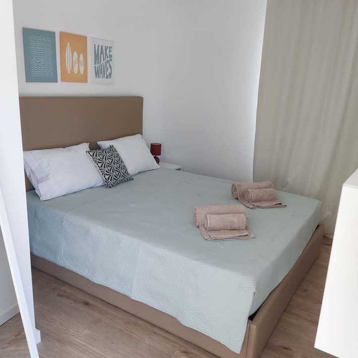 Quarto Cama King Size - Armação de Pêra