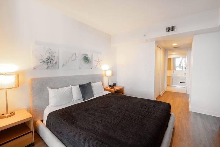 1br W/ Kitchen - Near Beach - Hallandale Beach, FL