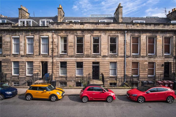 Historic, 6 Bedroom Flat, St Andrews Town Centre - Saint Andrews