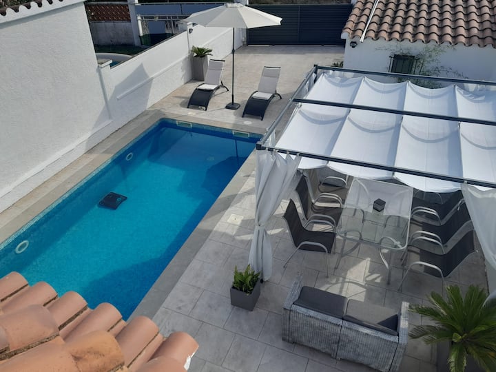 Casa Con Piscina, Terraza Y Bbq - Empuriabrava