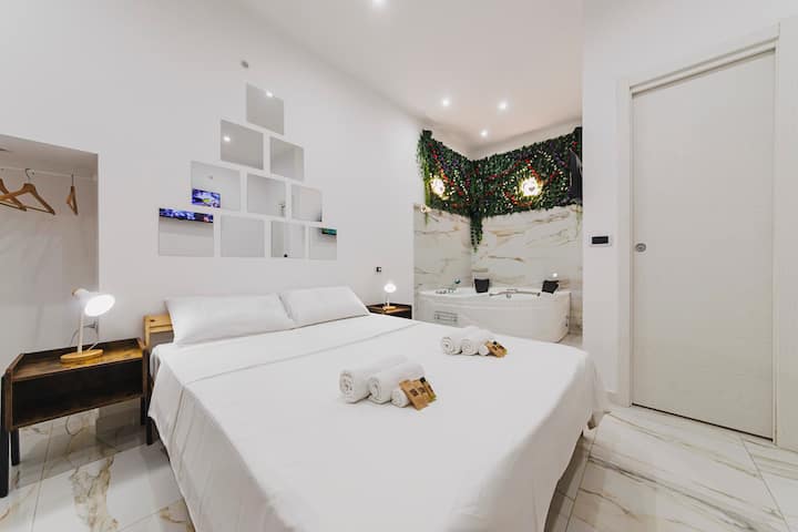 Suite Rismondi [Tra Centro & Porto ] - Bari