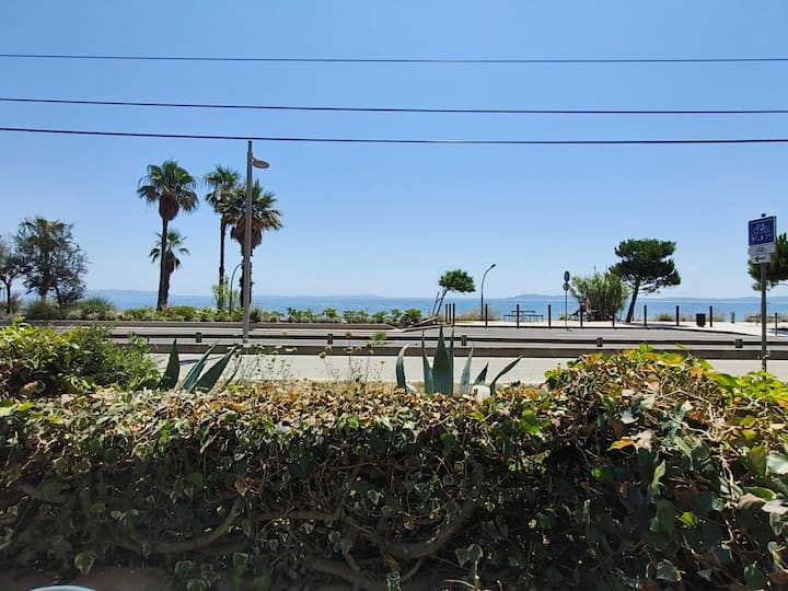 T2 Rénové,front De Mer, Plage à Pied+parking - 伊埃雷