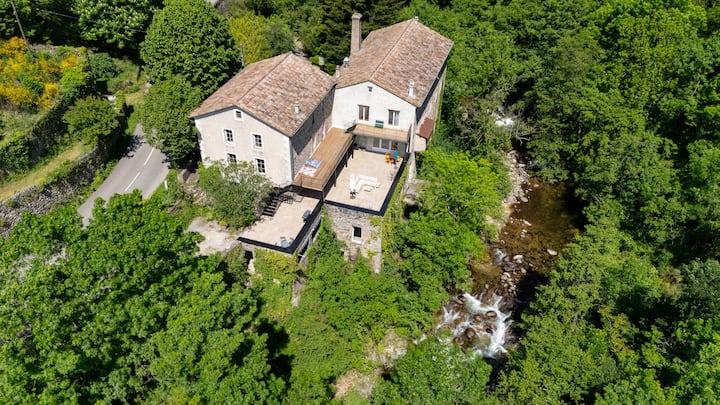 Grand Gîte En Bord De Rivière - Antraigues-sur-Volane