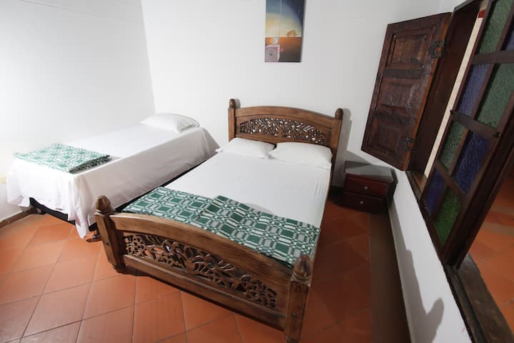 Habitación Mini Familiar - Versalles