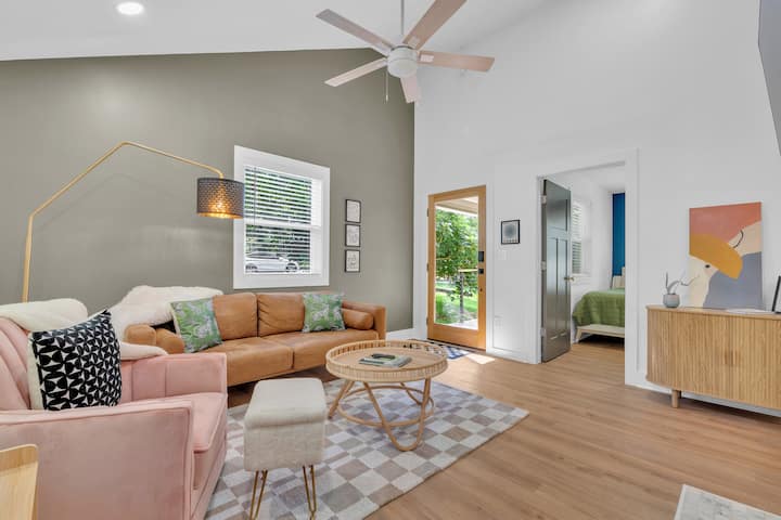 Stylish Downtown Dog-friendly Home! - Travelers Rest, SC