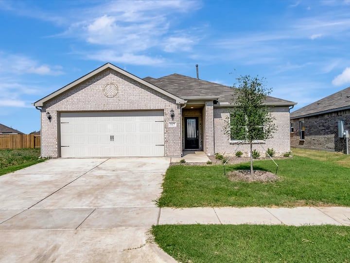 Venus Stay - Midlothian, TX