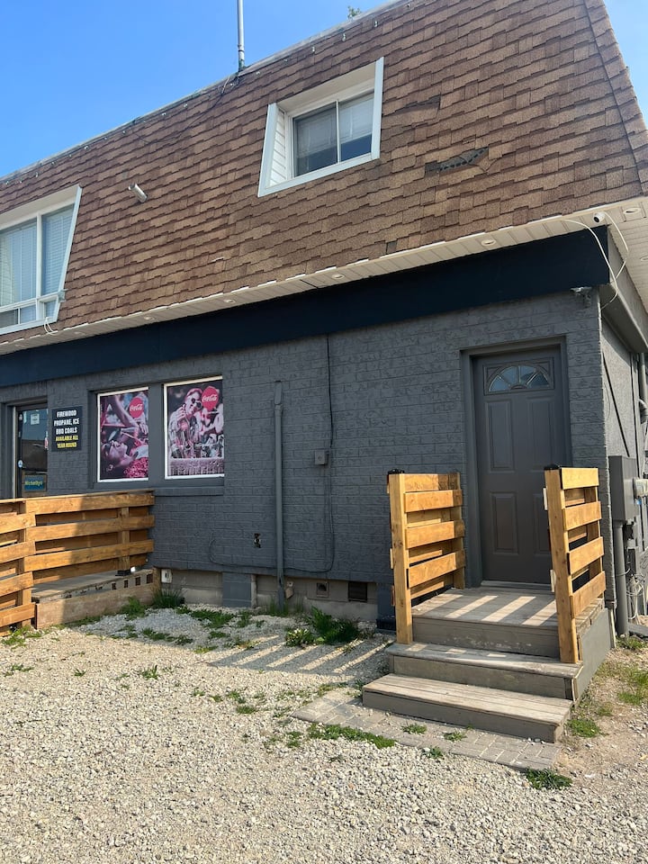 One Bedroom Unit - Wasaga Beach