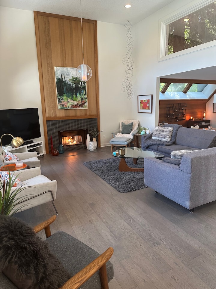 Lake Oswego/mt Park Mid-century Beauty - Lake Oswego, OR