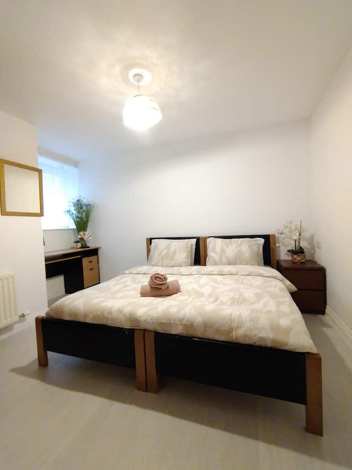 Cosy Ground Floor 3br Apartment In Leith Edinburgh - Edinburgh