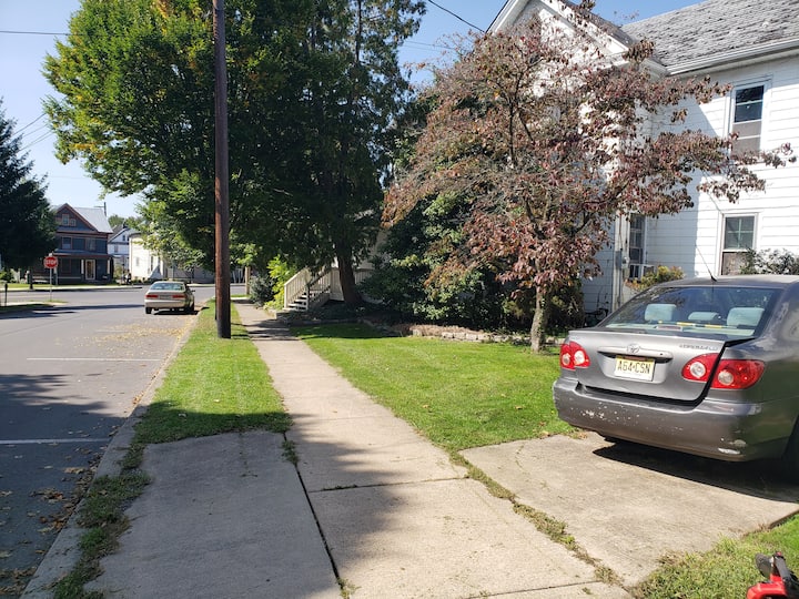 Centrally Located Home In Town - Main Township