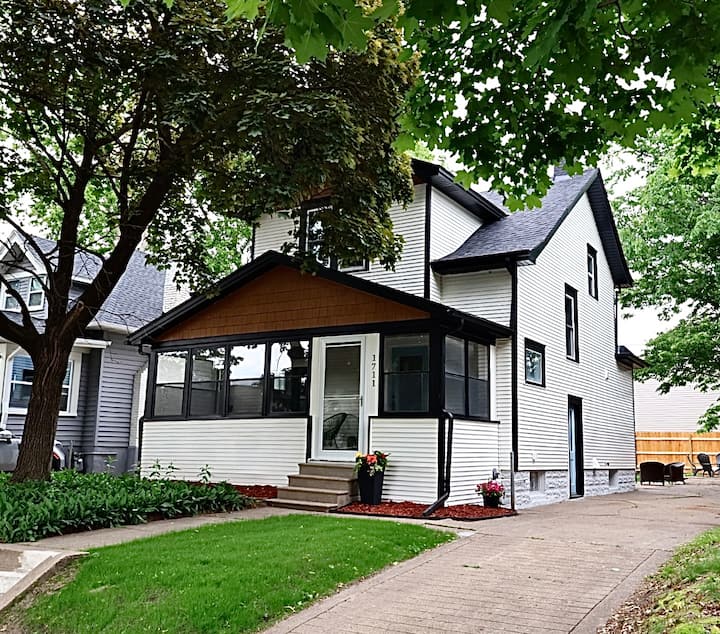 Modern 3br Home W/ Sunroom & Fireplace – Selby Ave - Saint Paul