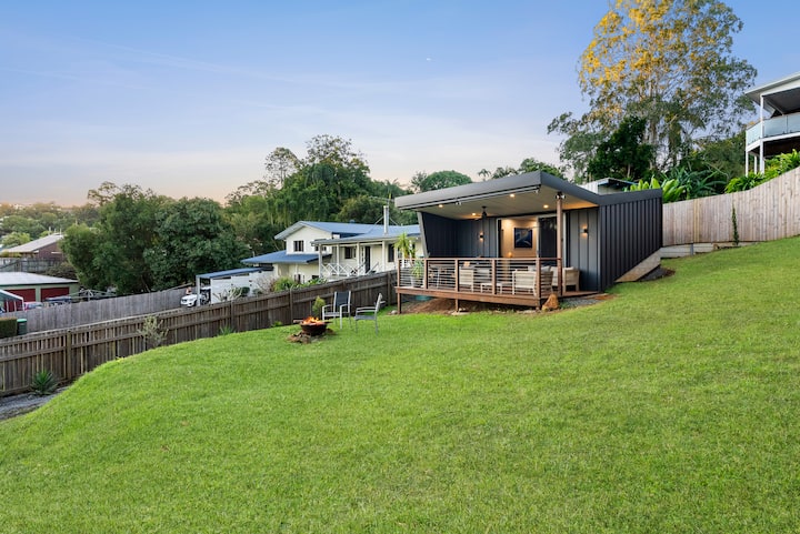 Pet-friendly Tiny H & Fire Pit - Yandina