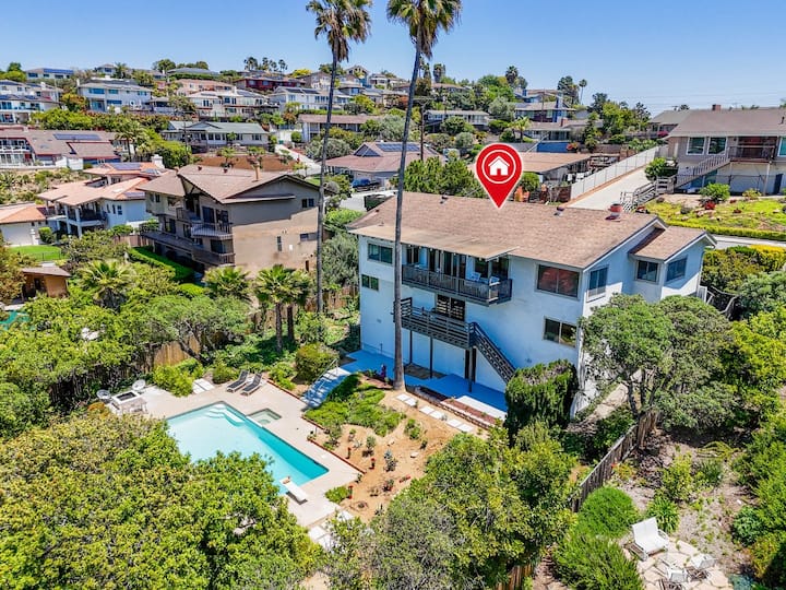 Lux Penthouse • Pool • Views • Sleep 20 • Ac • Spa - San Diego, CA