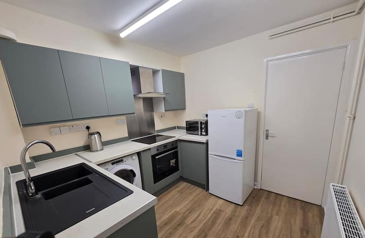 Ground Floor Light-up Properties - Bristol