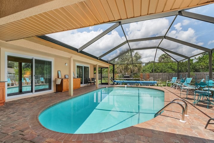Sleeps 12! Central In Ft Myers - Fort Myers, FL