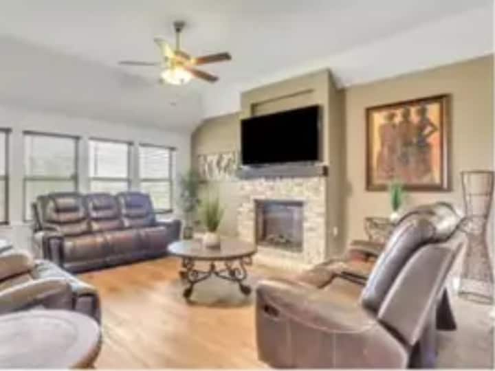 Elegant And Cozy Home - Rockwall, TX