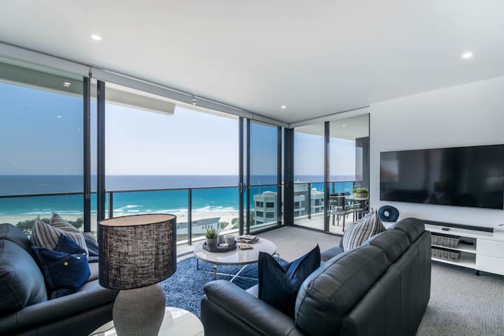 Beachfront Oracle | Stunning Ocean Views With Pool - Broadbeach