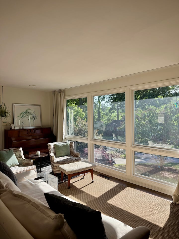 Charming Raleigh Retreat - Raleigh, NC