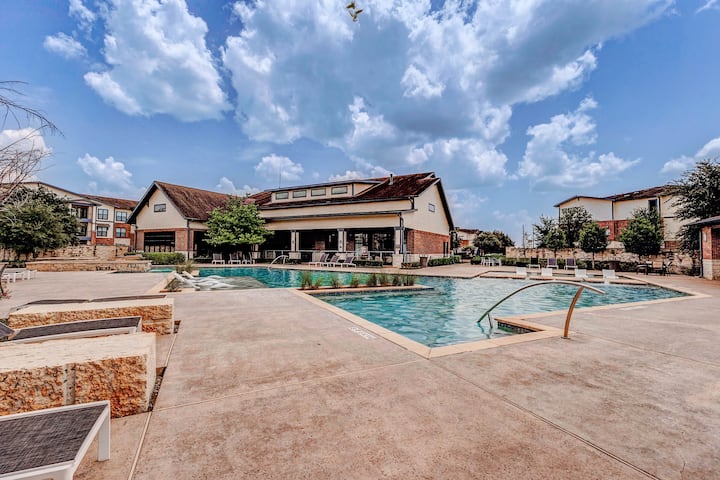 Cozy 2br 2bath Pet/work & Family - Katy, TX