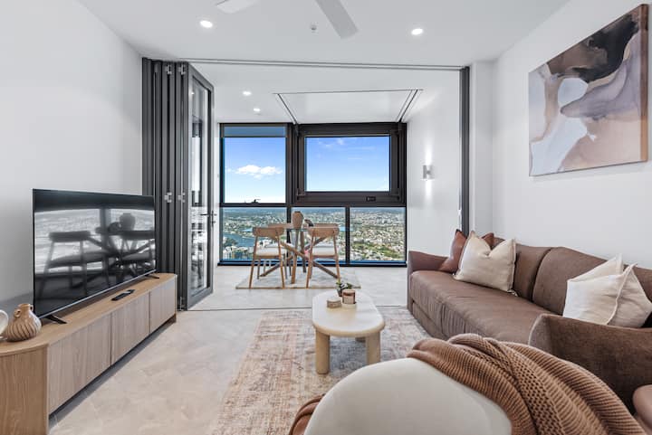 Queens Wharf ~ Luxe Apt W/ Stunning Views & Pool - Brisbane