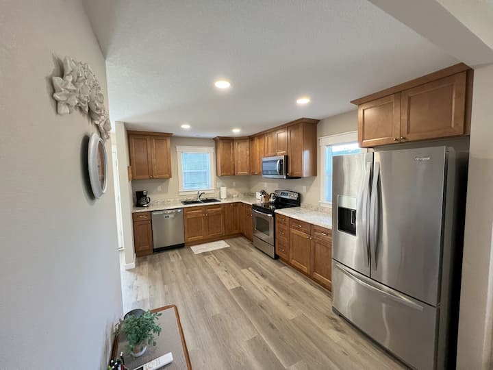 Camas Cottage -2 Bed 1b By Park - Washougal, WA