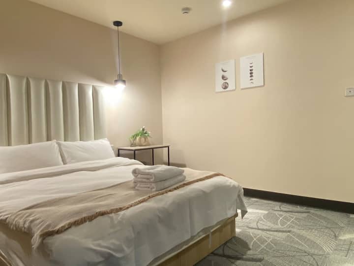 【有窗】Calm Nordic Double Room|near Ximen Mrt 315 - Taipei Railway Station