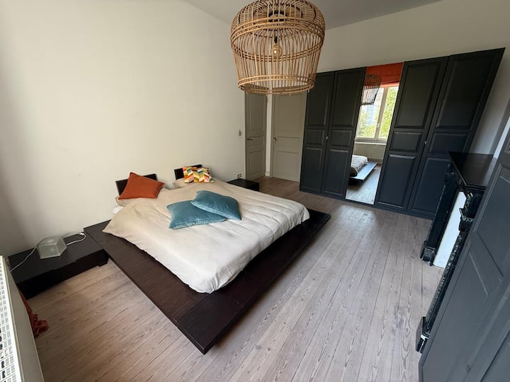 Large Two-bedroom Suite With Private Bathroom - Gante