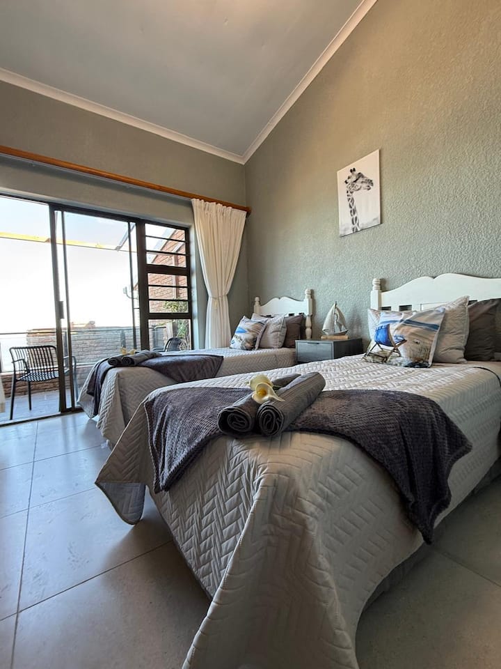 Home Away From Home! - Mossel Bay