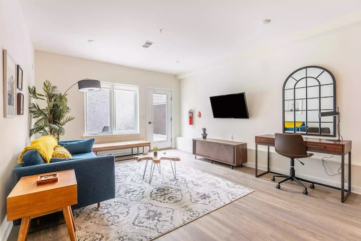 Clean Modern 1-bed With Patio (#2) - Philadelphia, PA