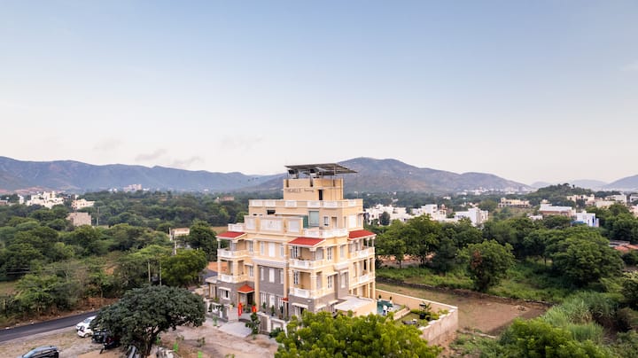 The Hills Collective By Downtown-5bhk Villa - 烏代浦