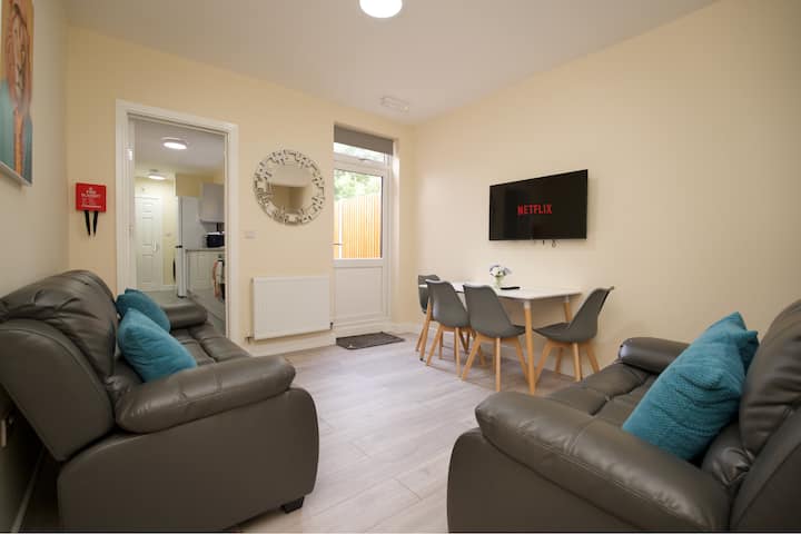 Hastings Manor - Free Netflix, Parking & Wifi - 考文垂